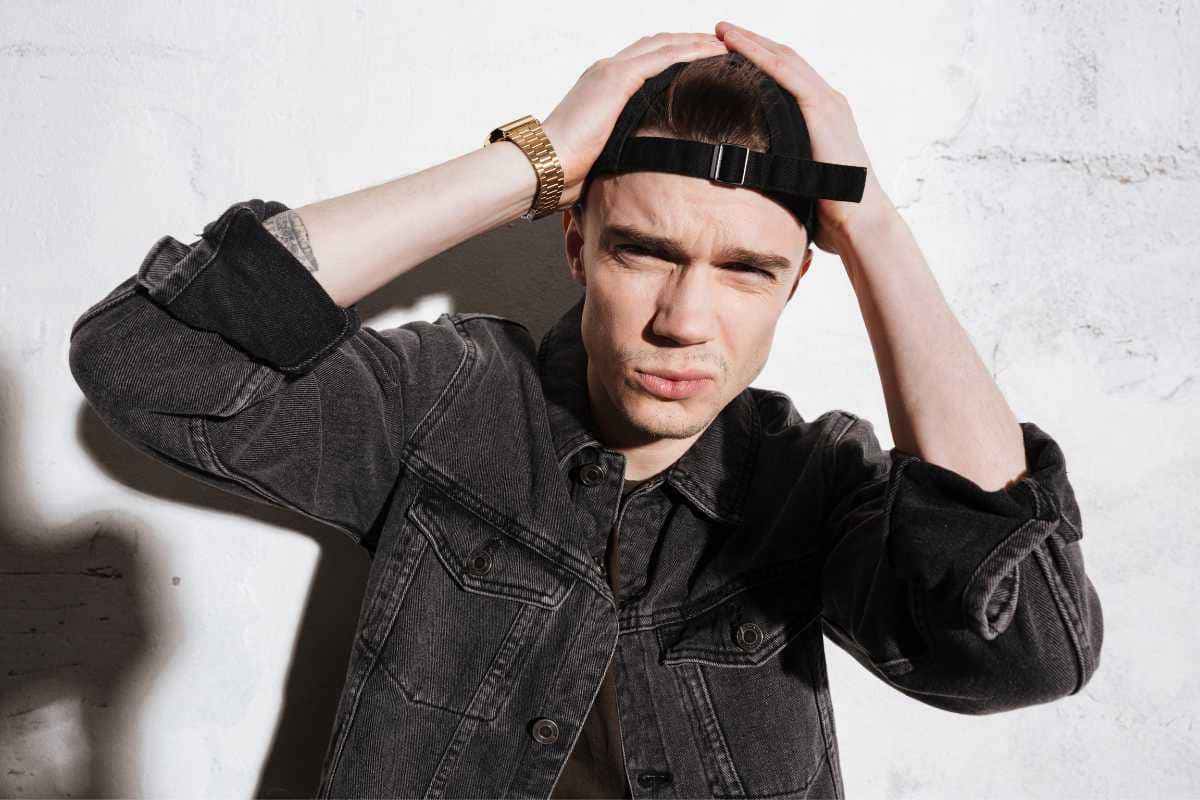 Conheça os diferentes tipos de boné e o ideal para você